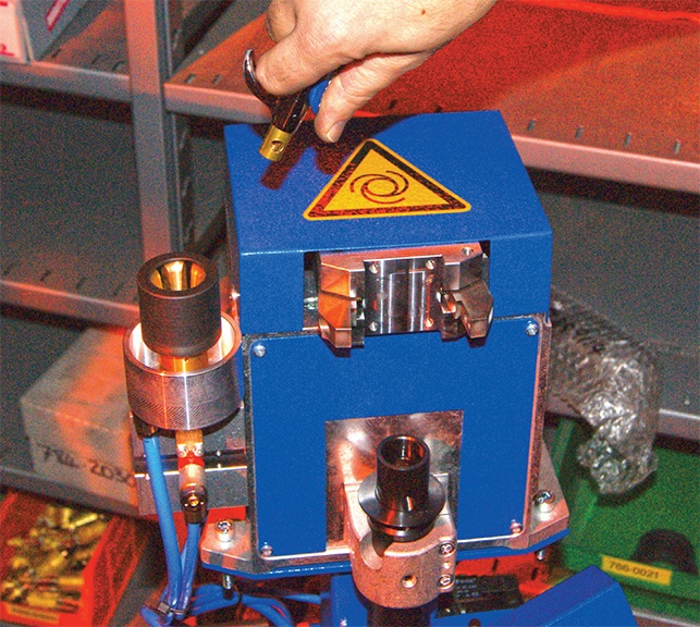 Weekly Maintenance on a TMS-VI Front Injector for Cleaning Stations